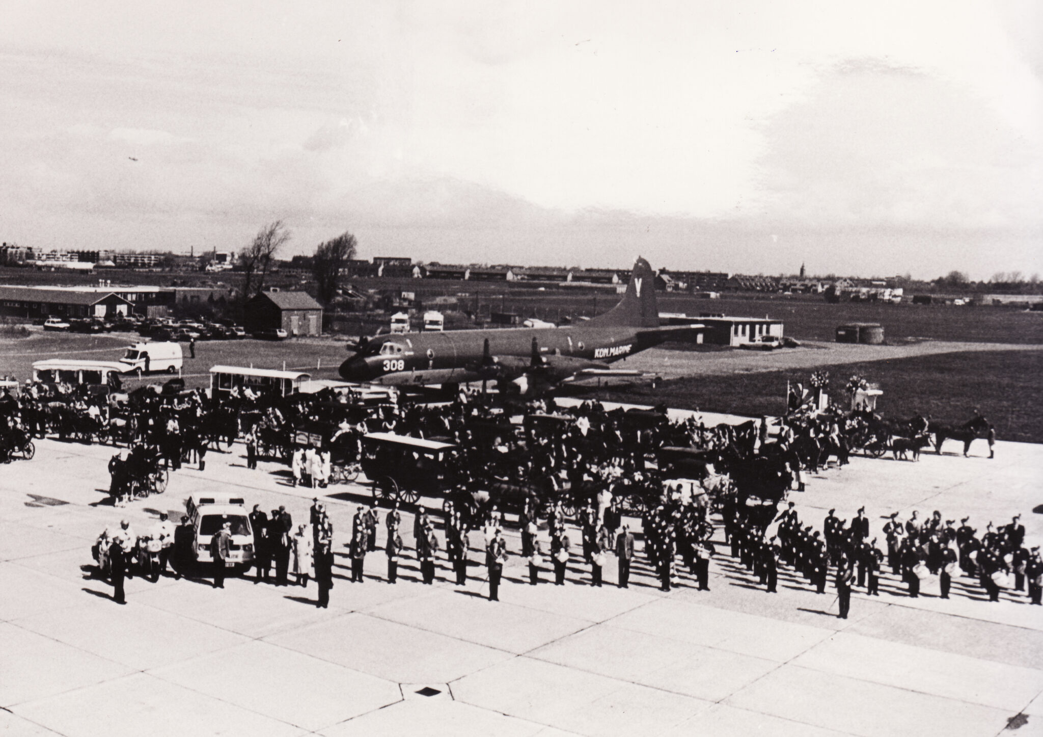 Operation Chowhound - Stichting Historie Vliegveld Valkenburg